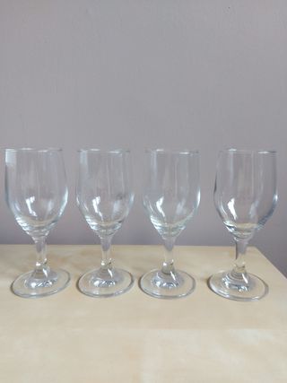 4 bicchieri da vino