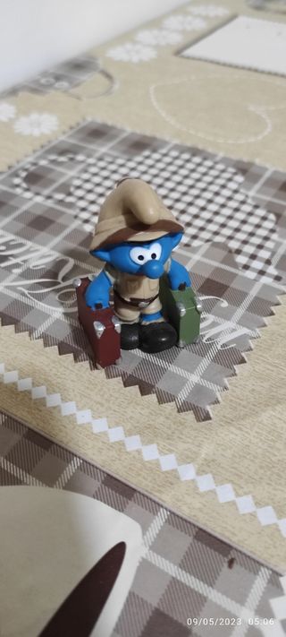 Puffi Giungla Puffo Esploratore con Valigie 