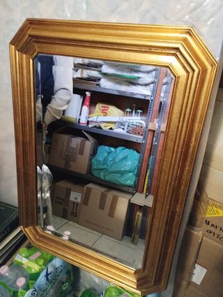 specchi con cornice dorata
