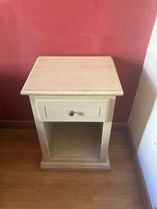 Comodini (disponibilità 12 coppie,prezzo coppia)