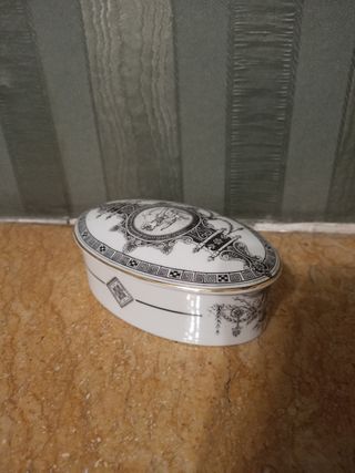 scatola porcellana hollohaza