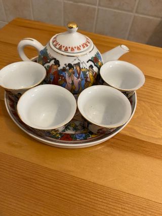 Set tazzine con teiera