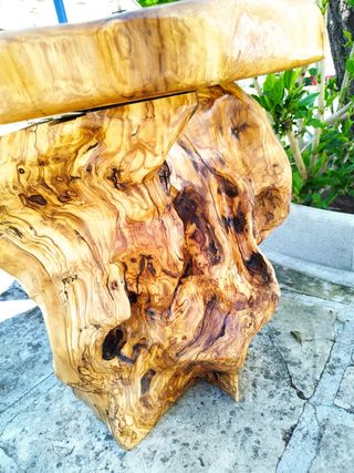 tavolino in legno di Ulivo