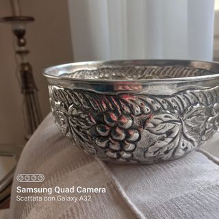 ciotola cesellata metallo argentato