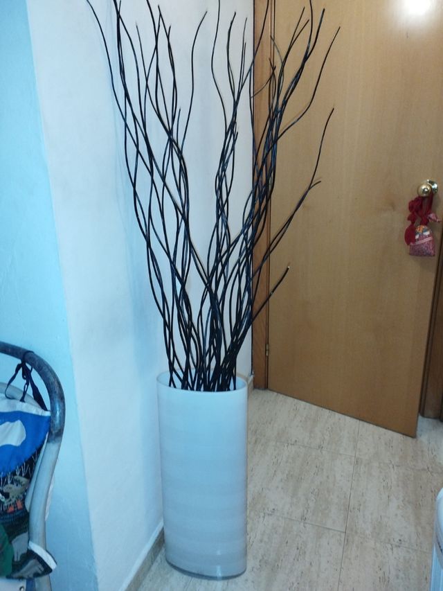 Jarrón vidrio blanco con ramas. de segunda mano por 45 EUR en Girona en ...