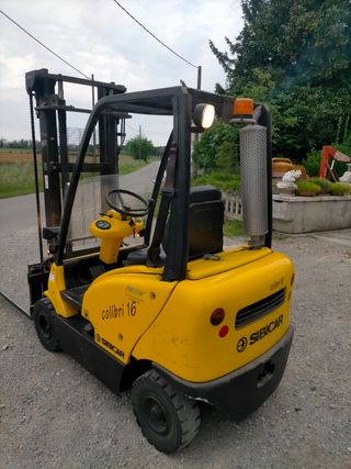 carrello elevatore muletto diesel
