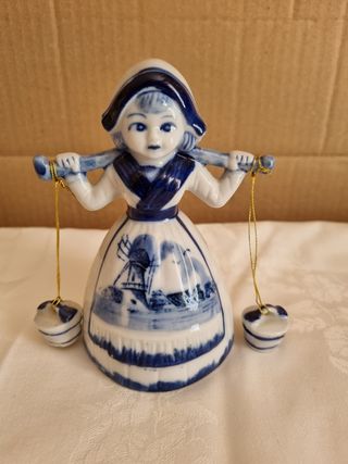 statuina in porcellana olandese