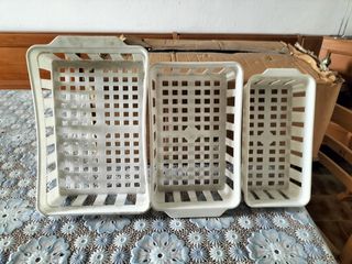 tris ceste in plastica