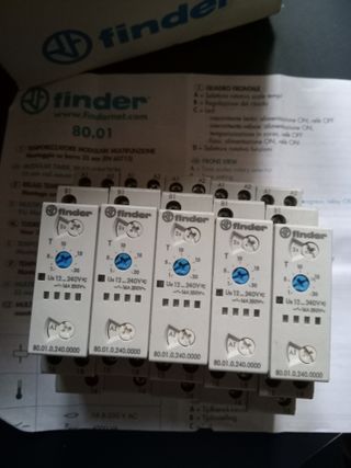 Rele temporizzato Finder multifunzione