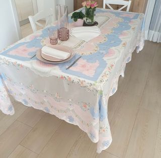 Tovaglia organza e lino ricamo a mano