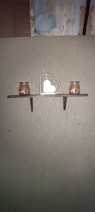 mensola in legno molto graziosa