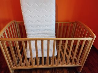 lettino legno e materasso