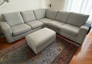 Divano angolare e pouf