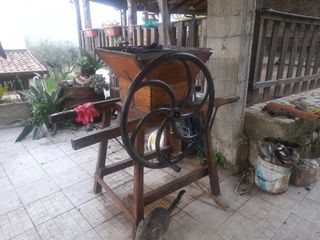 Pigiatrice, macina uva antico