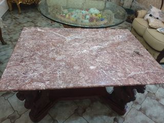 tavolo e sedie in legno