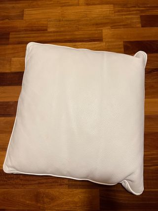 Cuscino da letto o divano in vera pelle