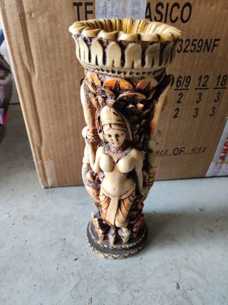 antico vaso intagliato a mano