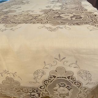 Tovaglia pizzo Cantù