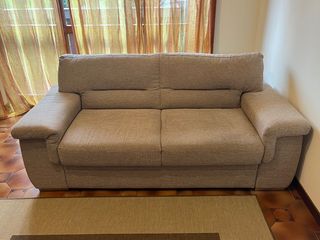 Divano tre posti beige