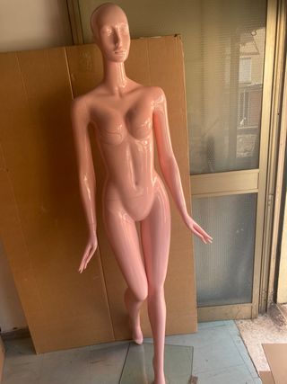 Manichino donna moda