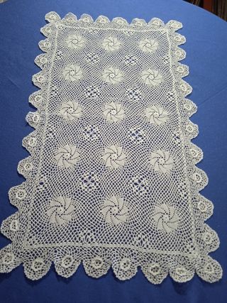 completo da 4 pezzi centri all'uncinetto bianco