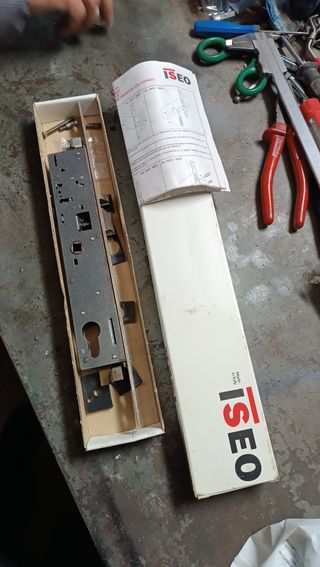 Serratura elettrica ISEO 783802302 con cilindretto