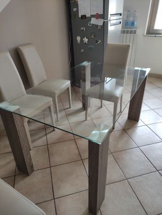 Tavolo in cristallo