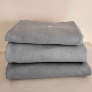 Lotto 4 tessuti effetto pelle grigio chiaro