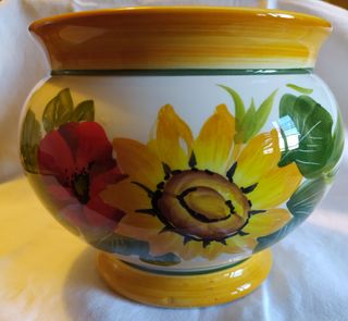 Vaso con fiori dipinto a mano