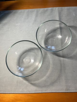 Ciotole in vetro per alimenti.