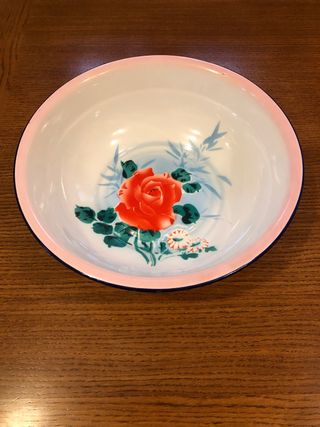 Ciotola in metallo smaltato