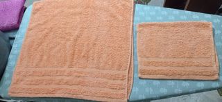 asciugamani viso e ospite bidet