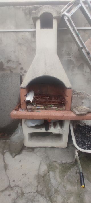 barbecue in muratura da giardino