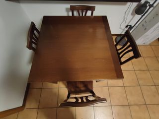 tavolo in legno massello+ sedie