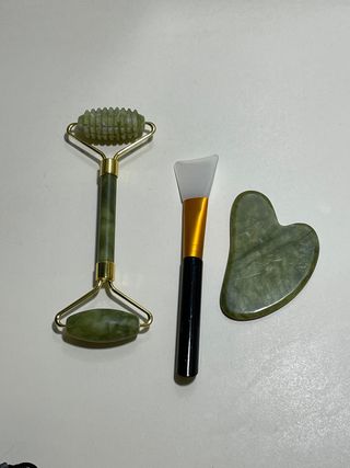 Jade Roller Viso e Gua Sha di Giada Kit