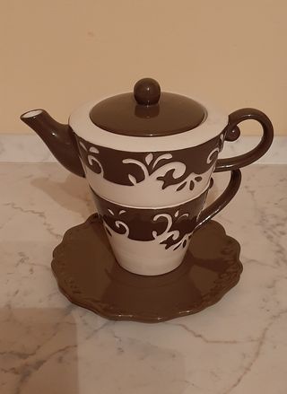 teiera e tazza ceramica francese