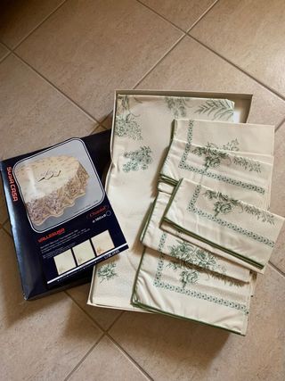 Tovaglia con tovaglioli