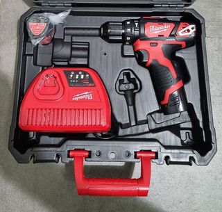 trapano avvitatore milwaukee m12 NUOVO percussione
