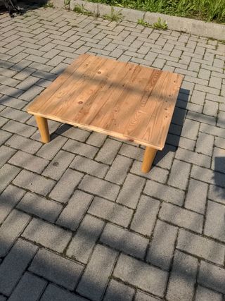 Tavolino in pino massello