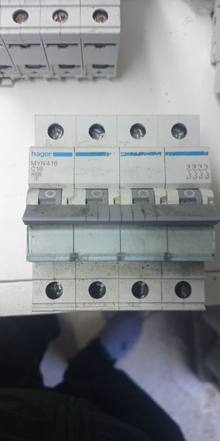 Interruttore Magnetotermico Hager 4 poli 16 A.