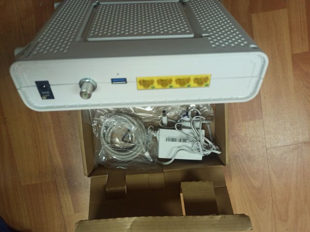 Router ono cbn CG6640E v2 de segunda mano por 5 EUR en Murcia en WALLAPOP