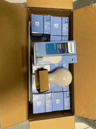 10 lampadine Philips CorePro Led bulb