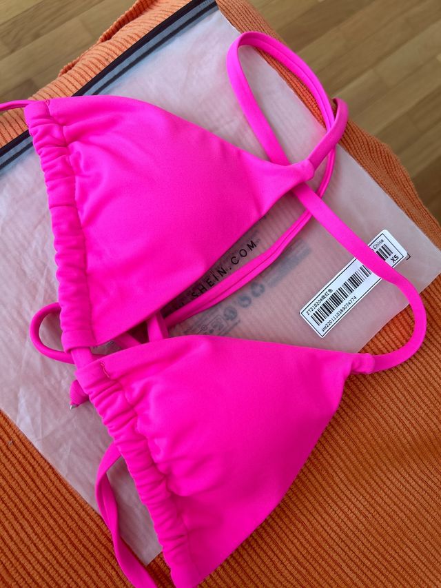 Parte De Arriba Bikini Rosa Fusia De Segunda Mano Por 3 Eur En Burgos En Wallapop