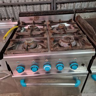 cucina 4 fuochi con forno