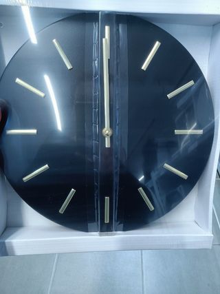 orologio in metallo nero