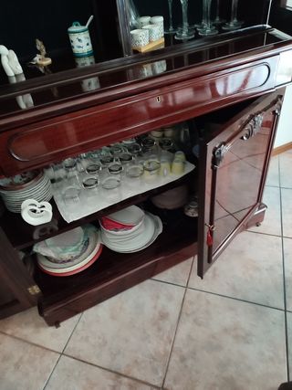 credenza in legno massello stile Inglese