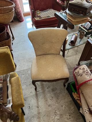 Poltroncina beige