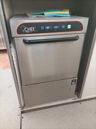 attrezzature e arredamento da bar gelateria