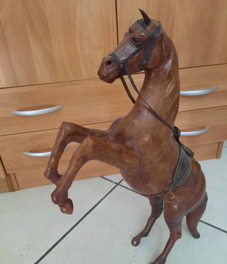 Statua cavallo in legno puro