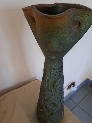 vaso in ferro lavorato
